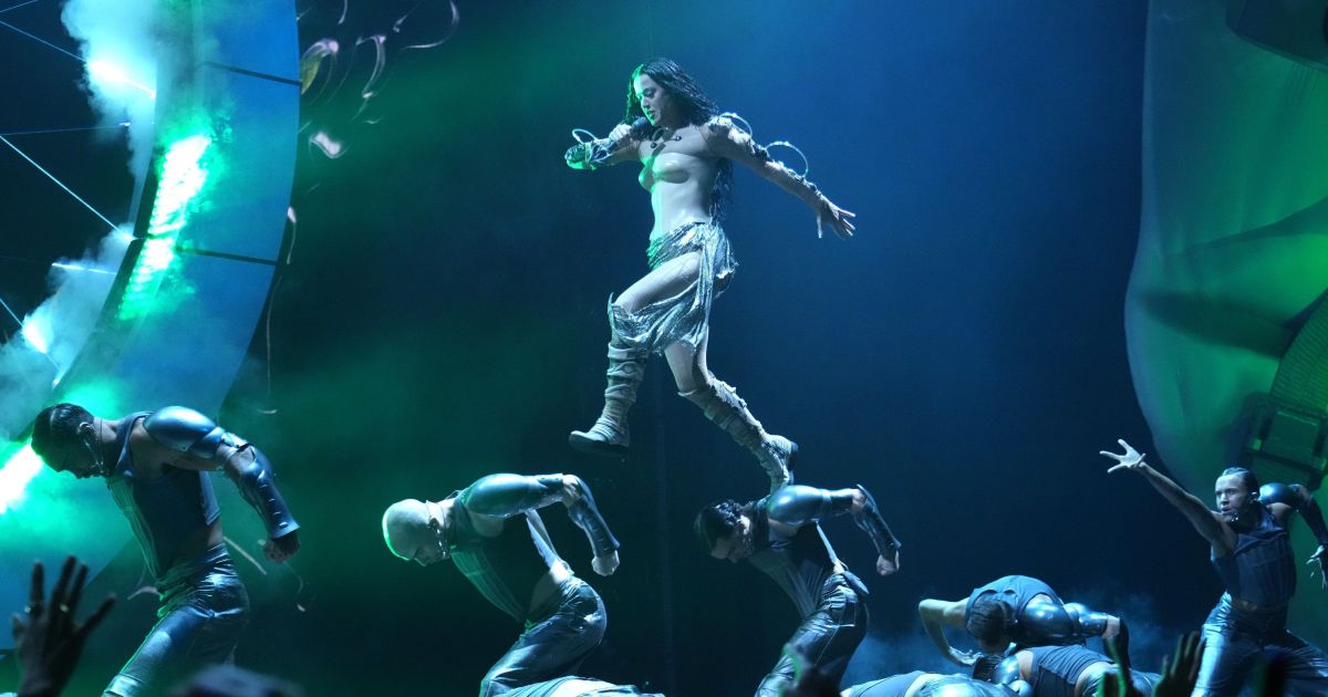 VMA 2024: homenageada, Katy Perry é ovacionada ao apresentar seus ...