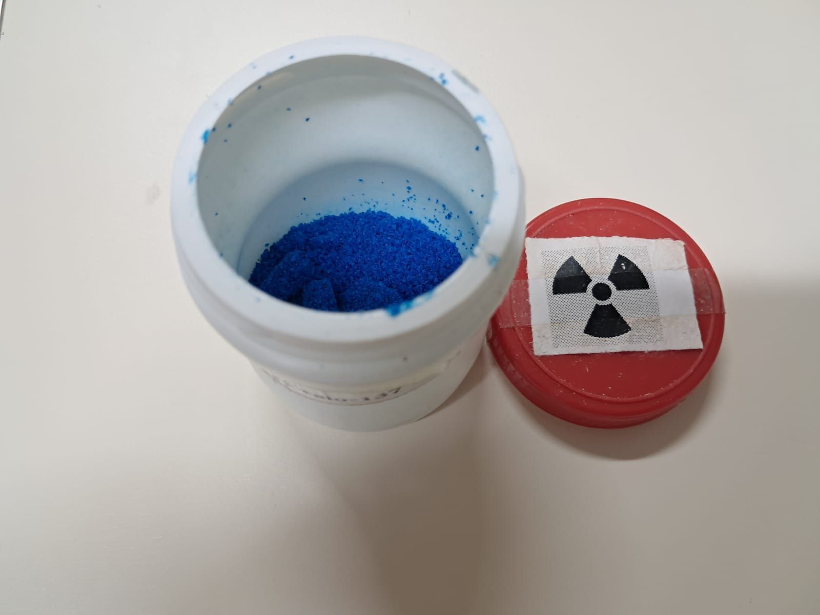 Frasco com "Césio-137" é encontrado em laboratório de escola no Paraná | CNN Brasil