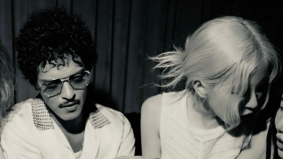 Bruno Mars faz aparição surpresa e canta com Rosé em show do Blackpink ...
