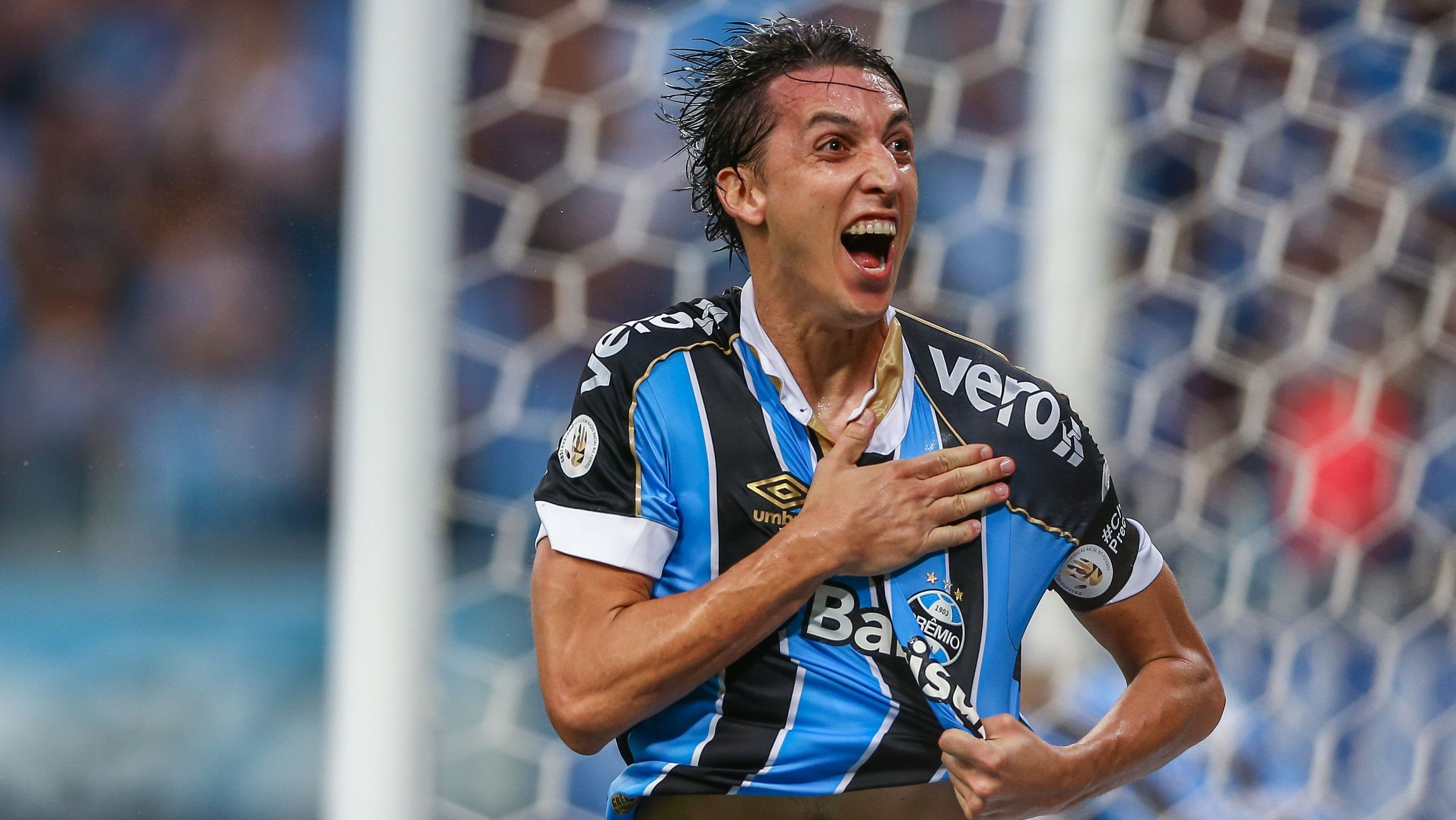 Geromel se aposenta e deixa o Grêmio após 11 temporadas | CNN Brasil