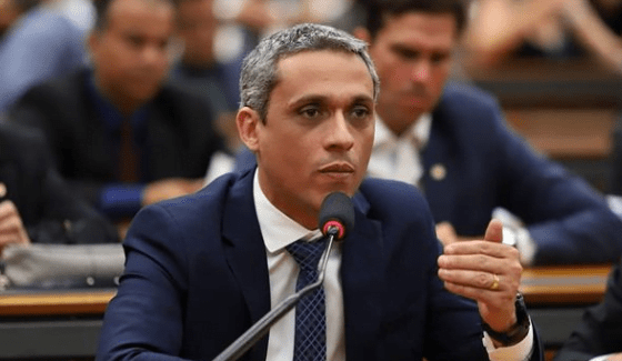 Comissão da Câmara aprova suspensão de ação penal contra Gayer no STF ...