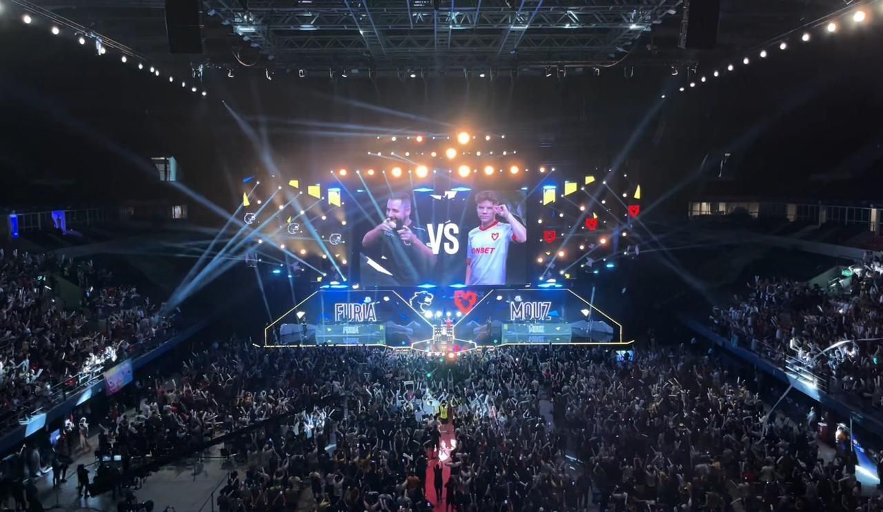 MOUZ cala a torcida e derrota a FURIA na semifinal do IEM Rio | CNN Brasil