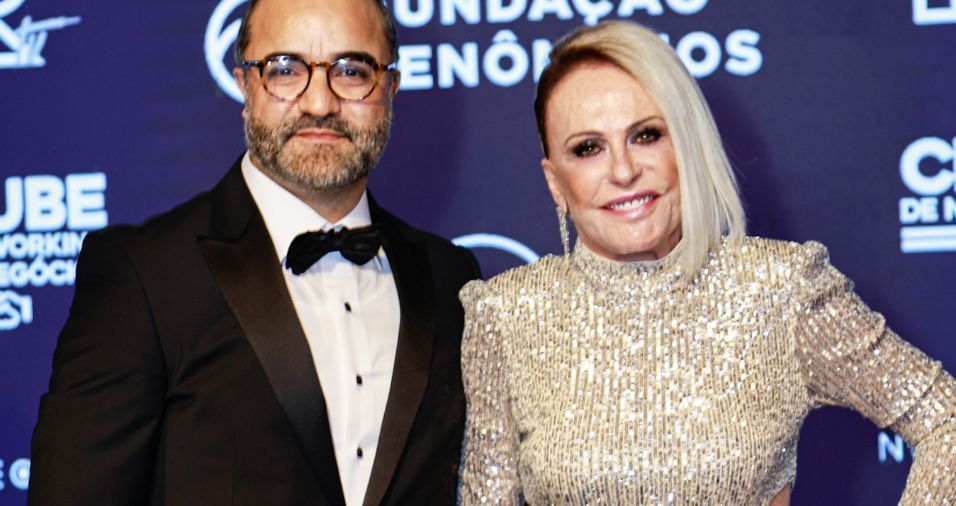 Ana Maria Braga posa com o namorado em cliques raros para leilão ...