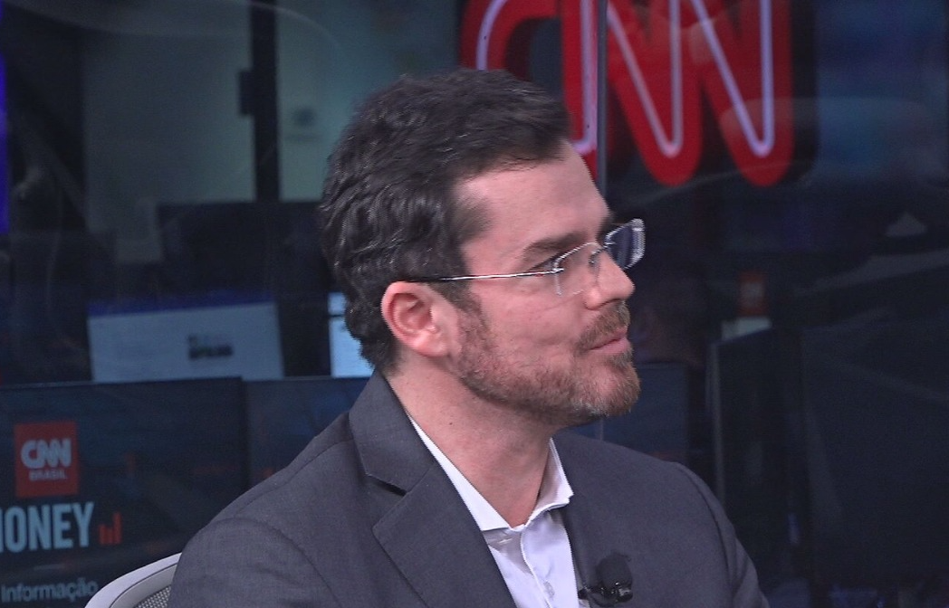 Após aquisições, foco da Ambipar é integrar operação, diz CFO ao CNN ...
