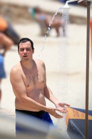 Felipe Dylon, do hit "Musa do Verão", é visto em praia do Rio; veja ...