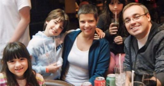 Rose Miriam posta foto rara com Gugu e os filhos: "Síndrome do ninho ...