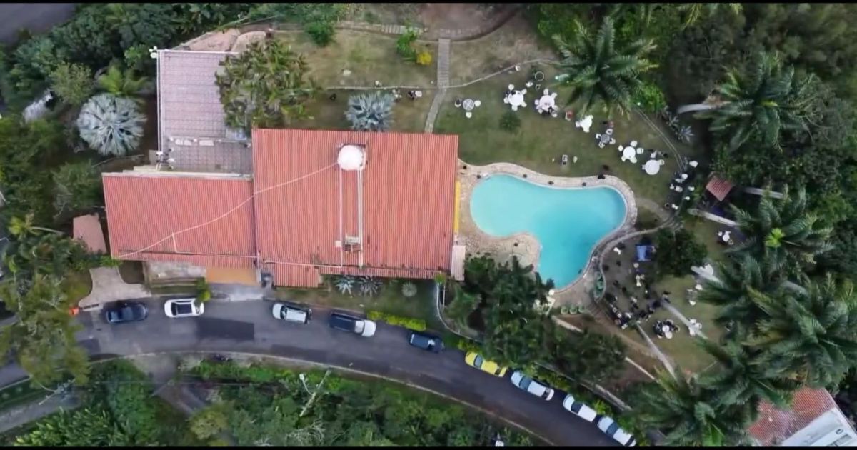Elevador privativo e vista para a Pedra da Gávea: conheça a mansão ...