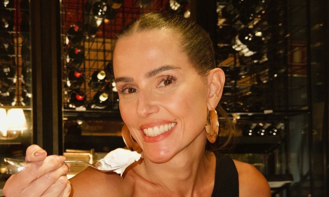 Deborah Secco abre álbum de fotos para agradecer chegada dos 45 anos ...