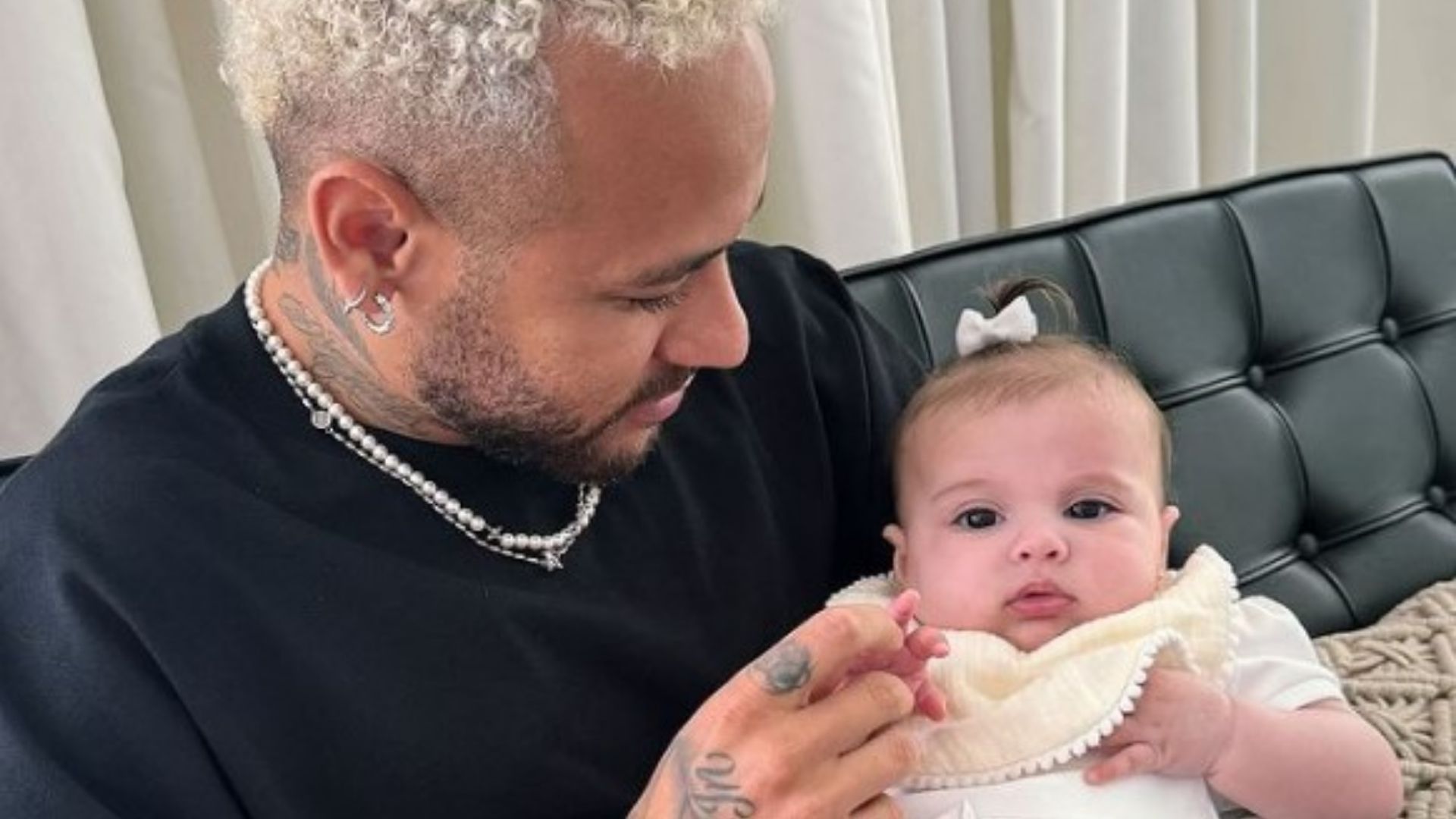 Neymar posta primeira foto com 3ª filha: "03 do papai" | CNN Brasil