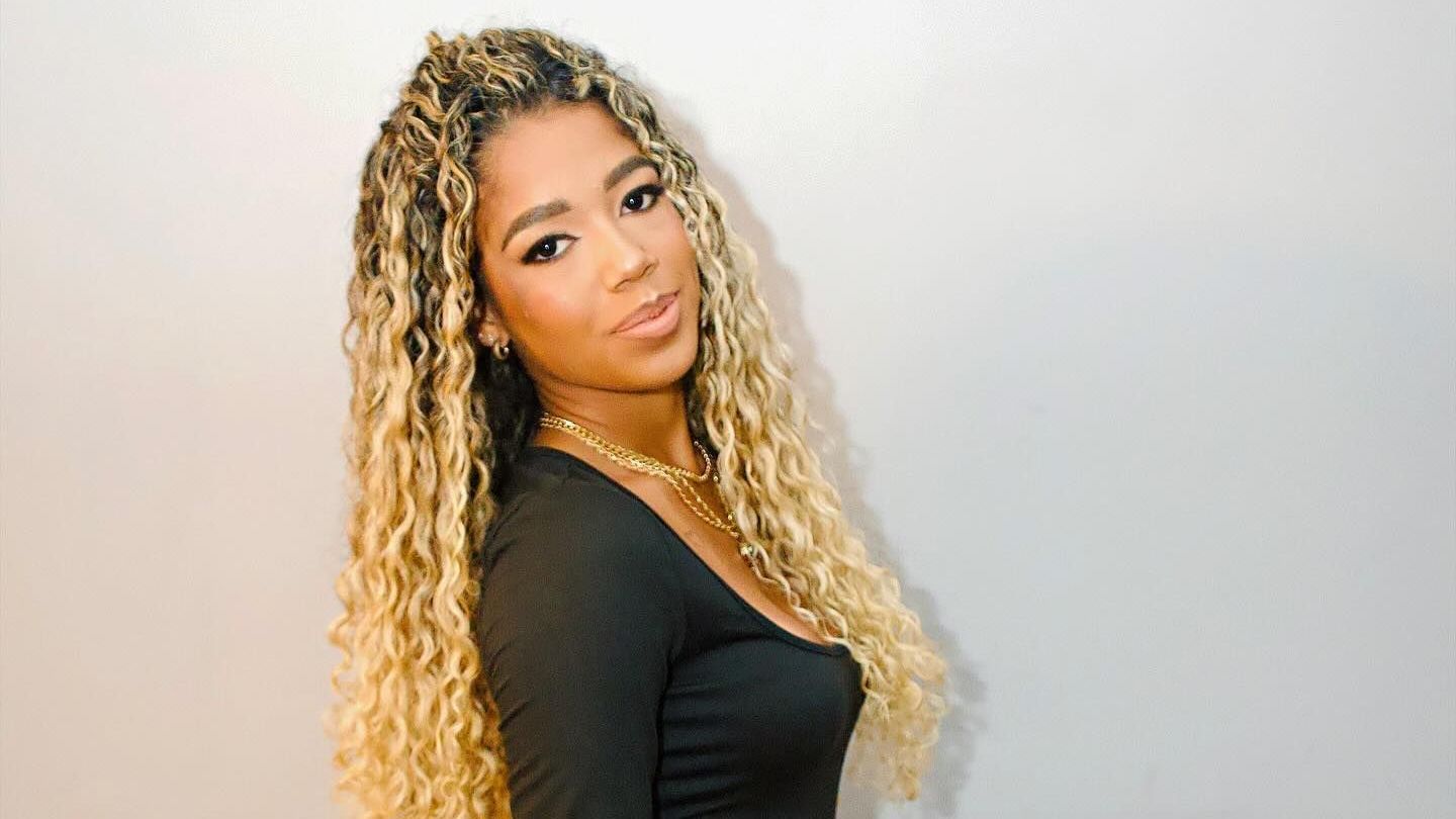 Conheça Vivi Noronha, influenciadora e esposa de MC Poze do Rodo | CNN ...