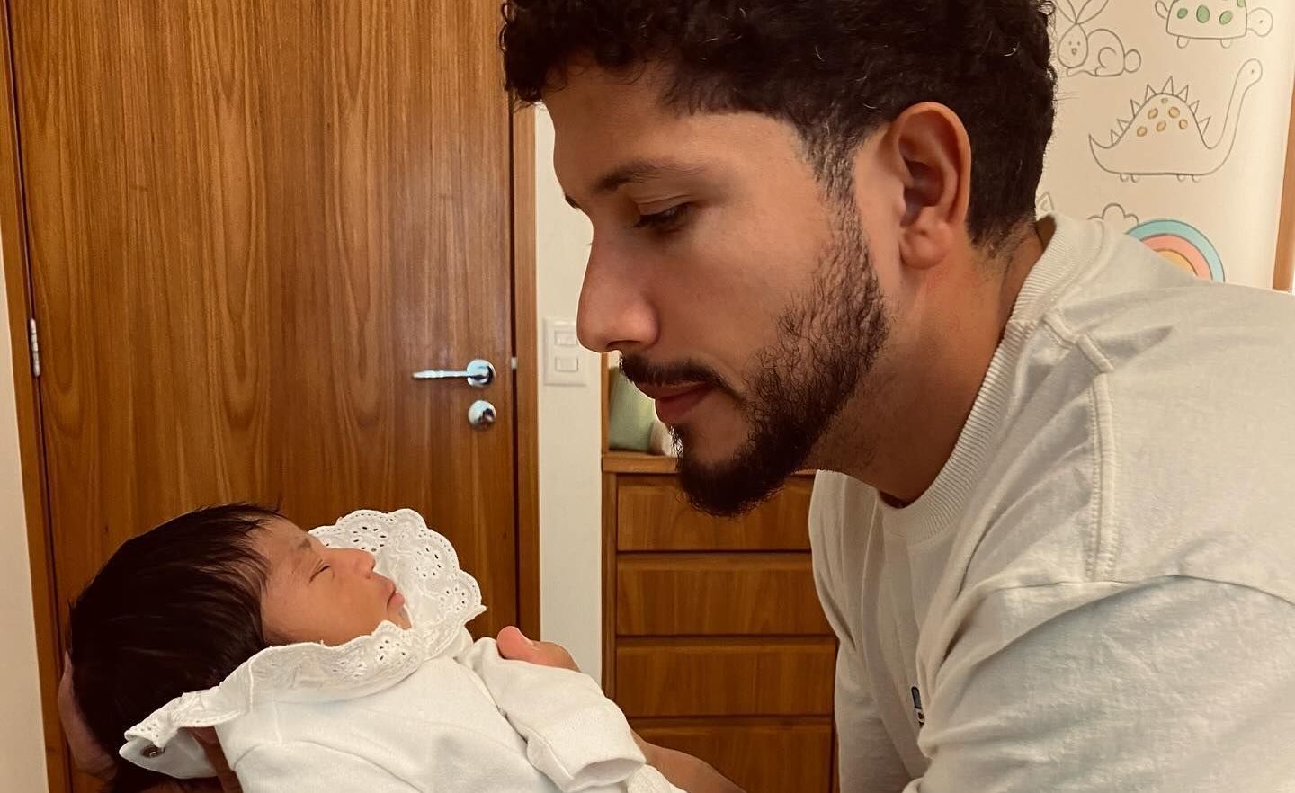 Yuri Lima mostra novo momento com a filha Nala; confira | CNN Brasil