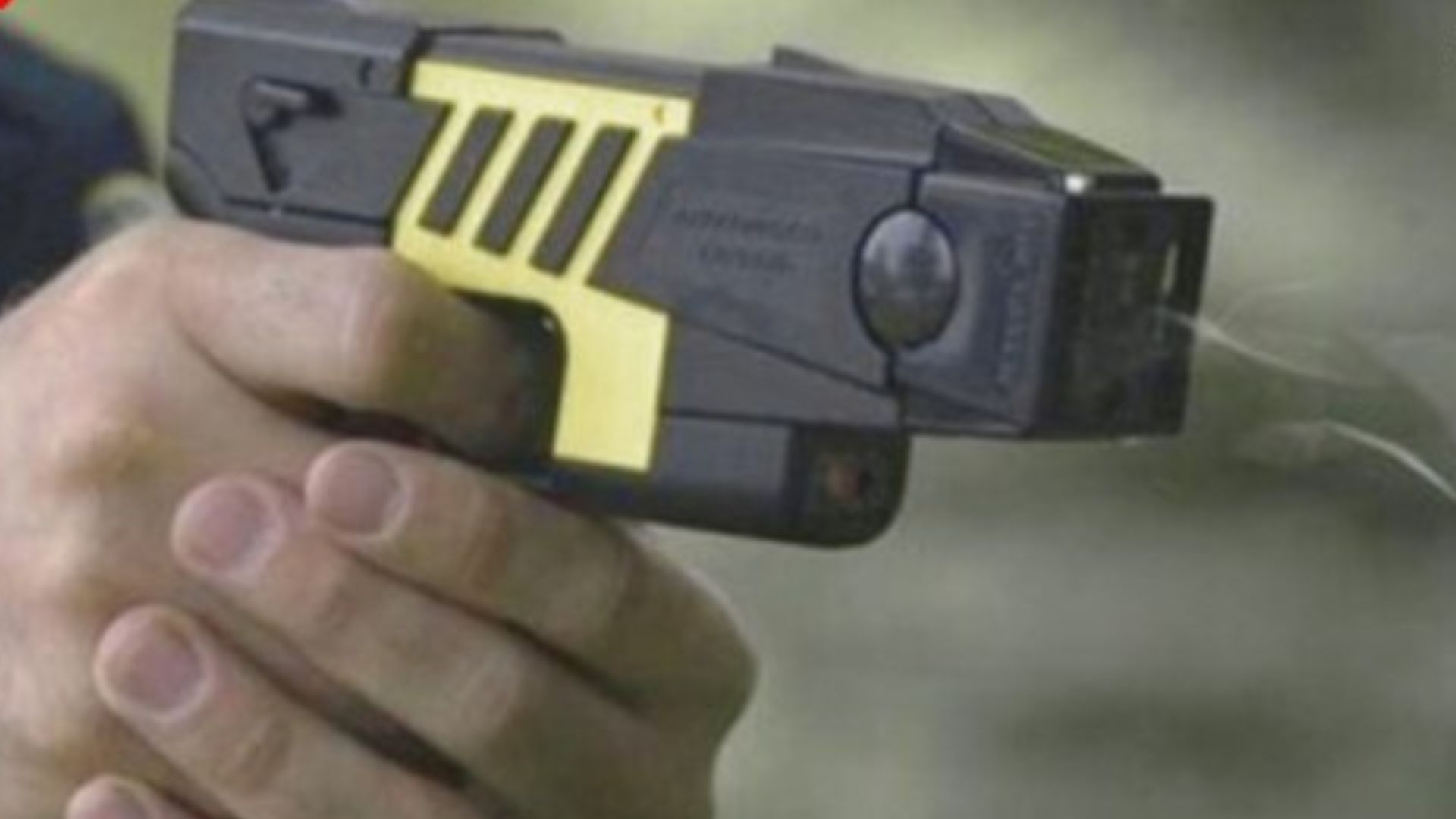 Como funciona a arma de choque usada para libertar refém na Avenida ...