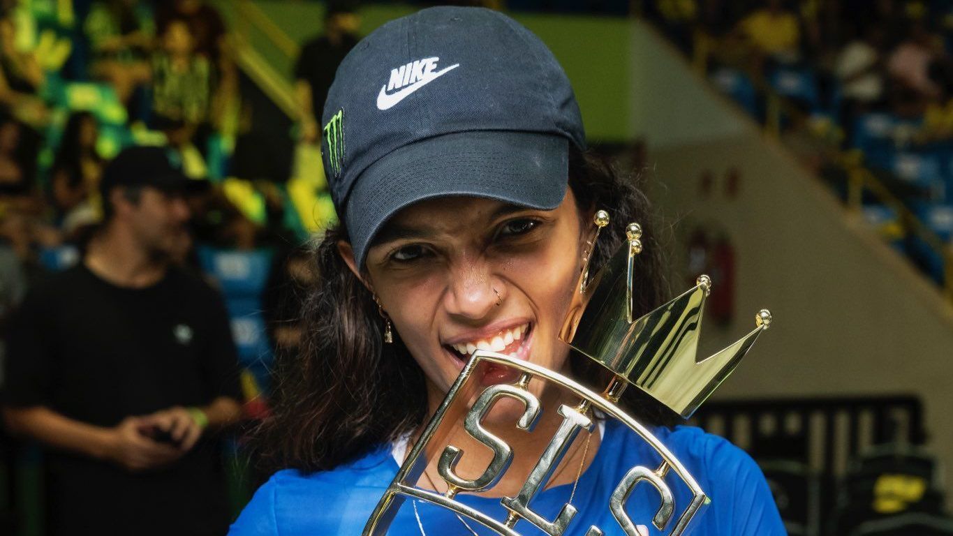 Rayssa Leal dá show e conquista o tricampeonato do SLS Super Crown | CNN Brasil