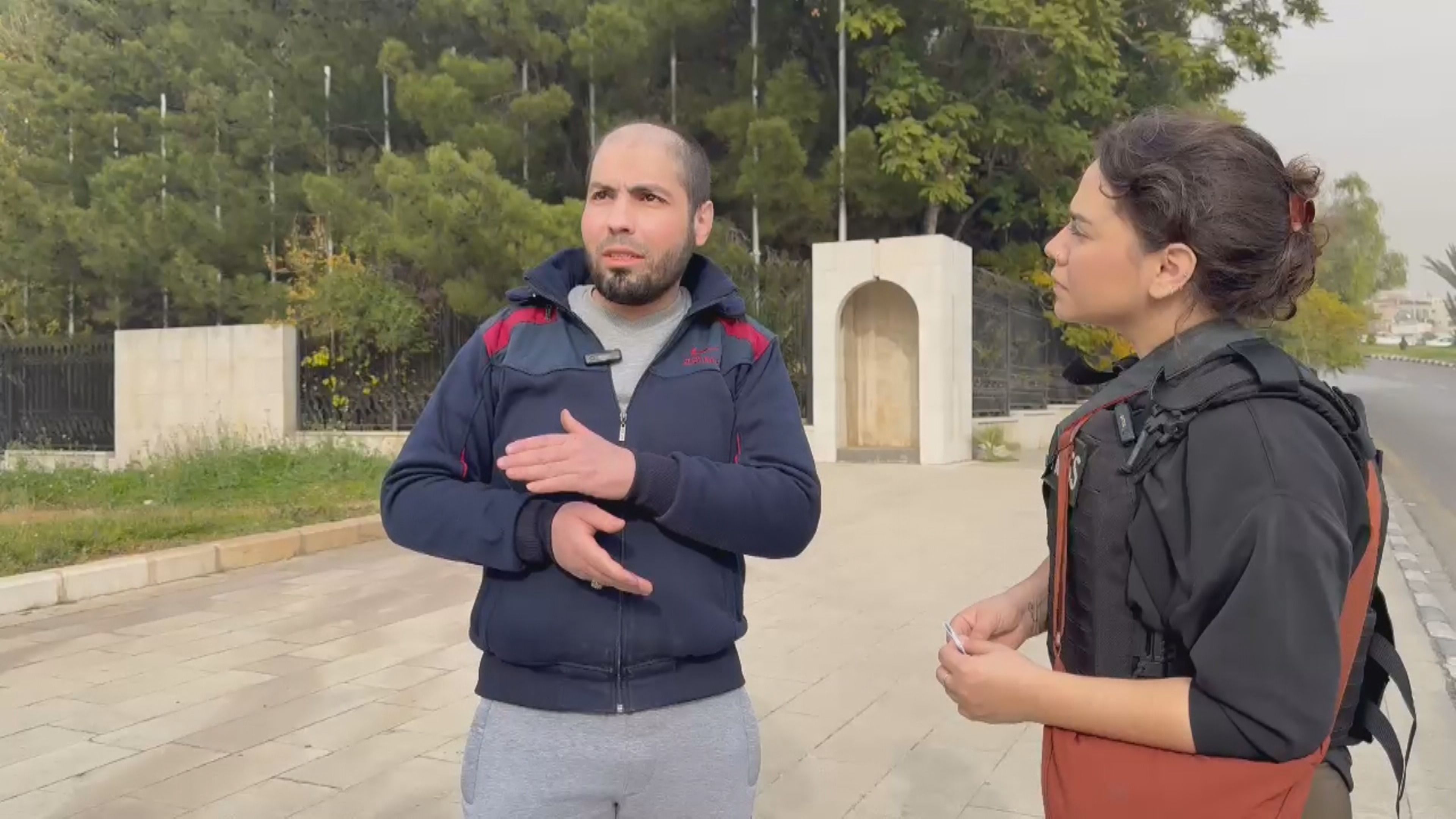 Ex-prisioneiro relata cenas de horror em regime de Assad | CNN Brasil