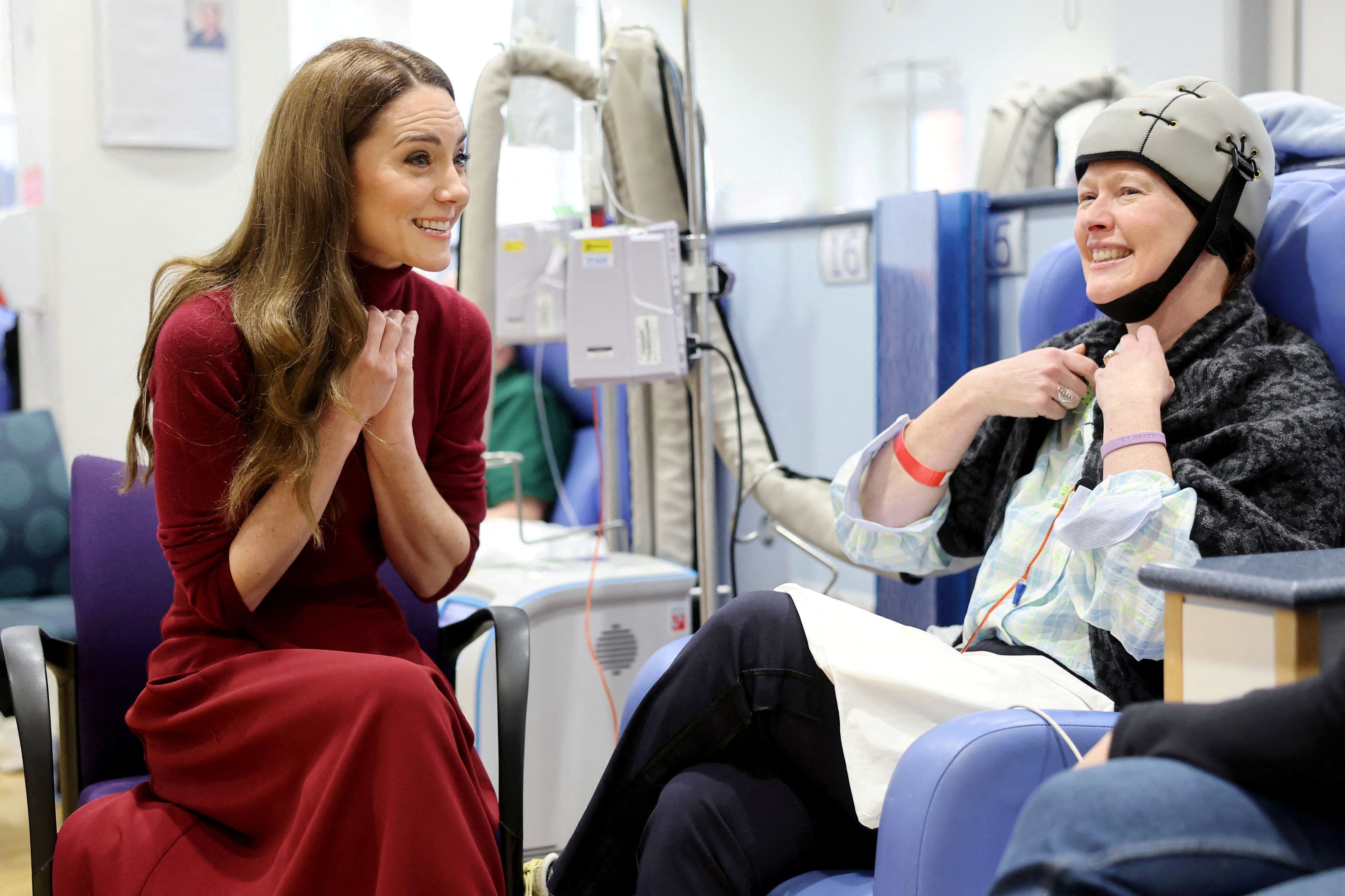Kate Middleton visita hospital onde recebeu tratamento de câncer | CNN ...