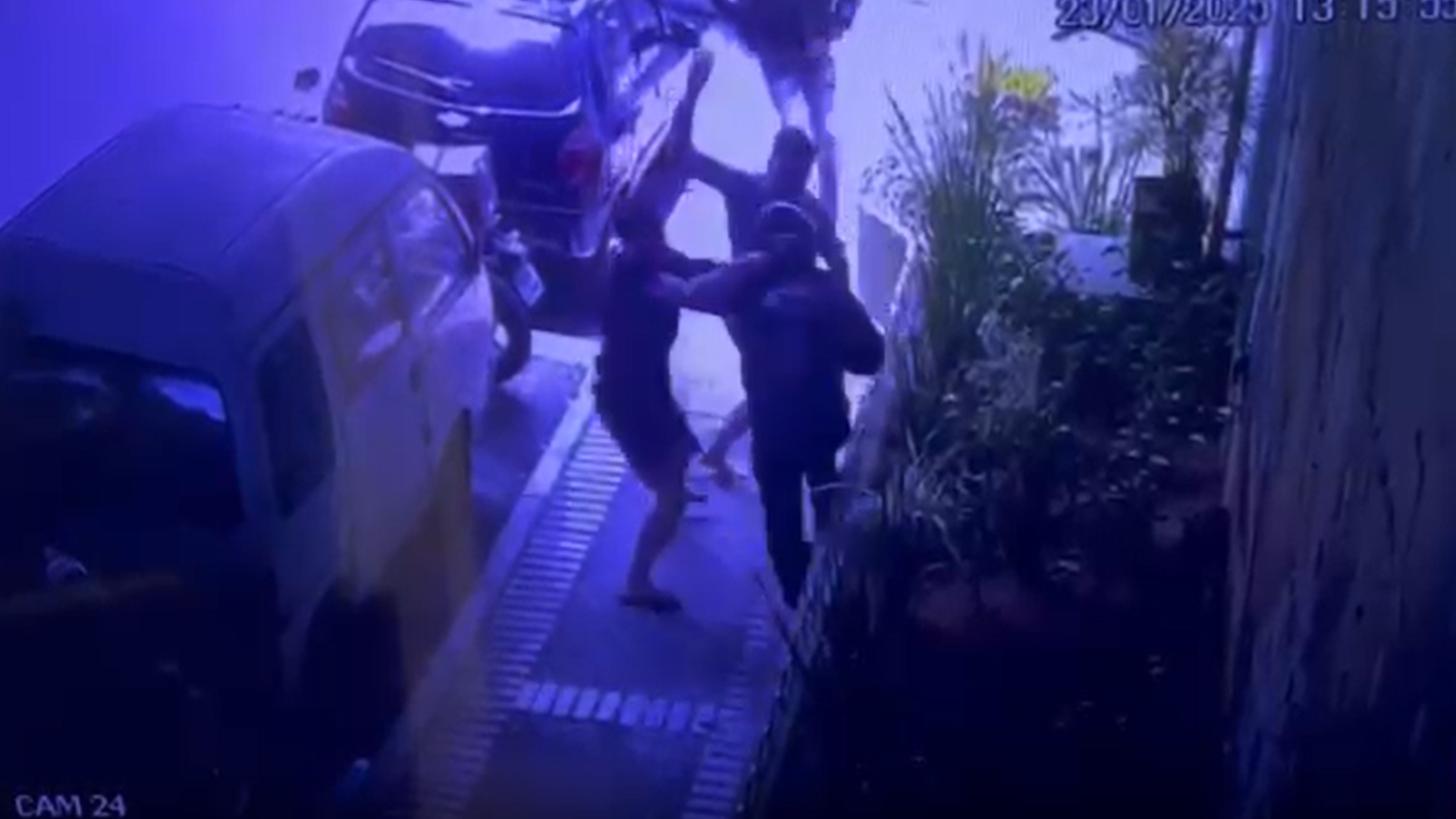 Jovem morre após ser baleado durante assalto em Pinheiros | CNN Brasil