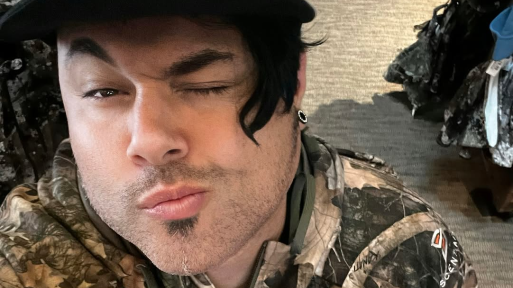 Ryan Whyte Maloney, ex-cantor do The Voice americano, morre aos 44 anos | CNN Brasil