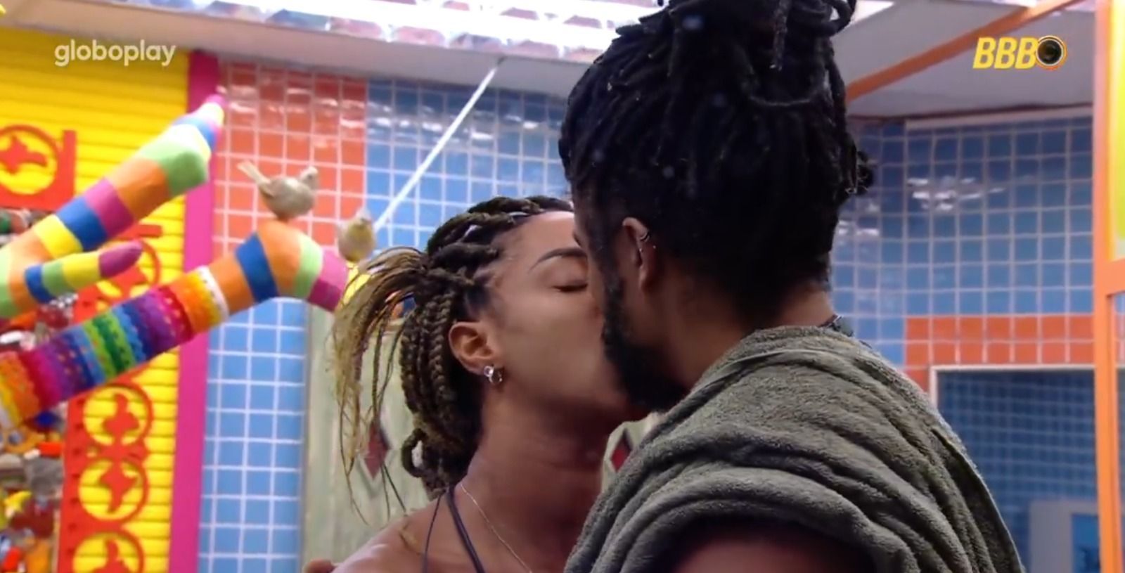 BBB 25: Aline e Diogo Almeida dão mais um beijão após banho; assista ...