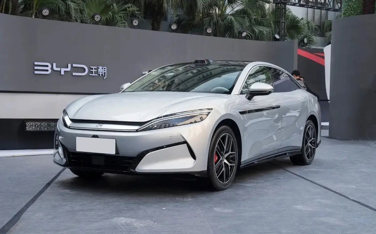 Novo BYD Han acelera mais que Porsche; conheça | CNN Brasil