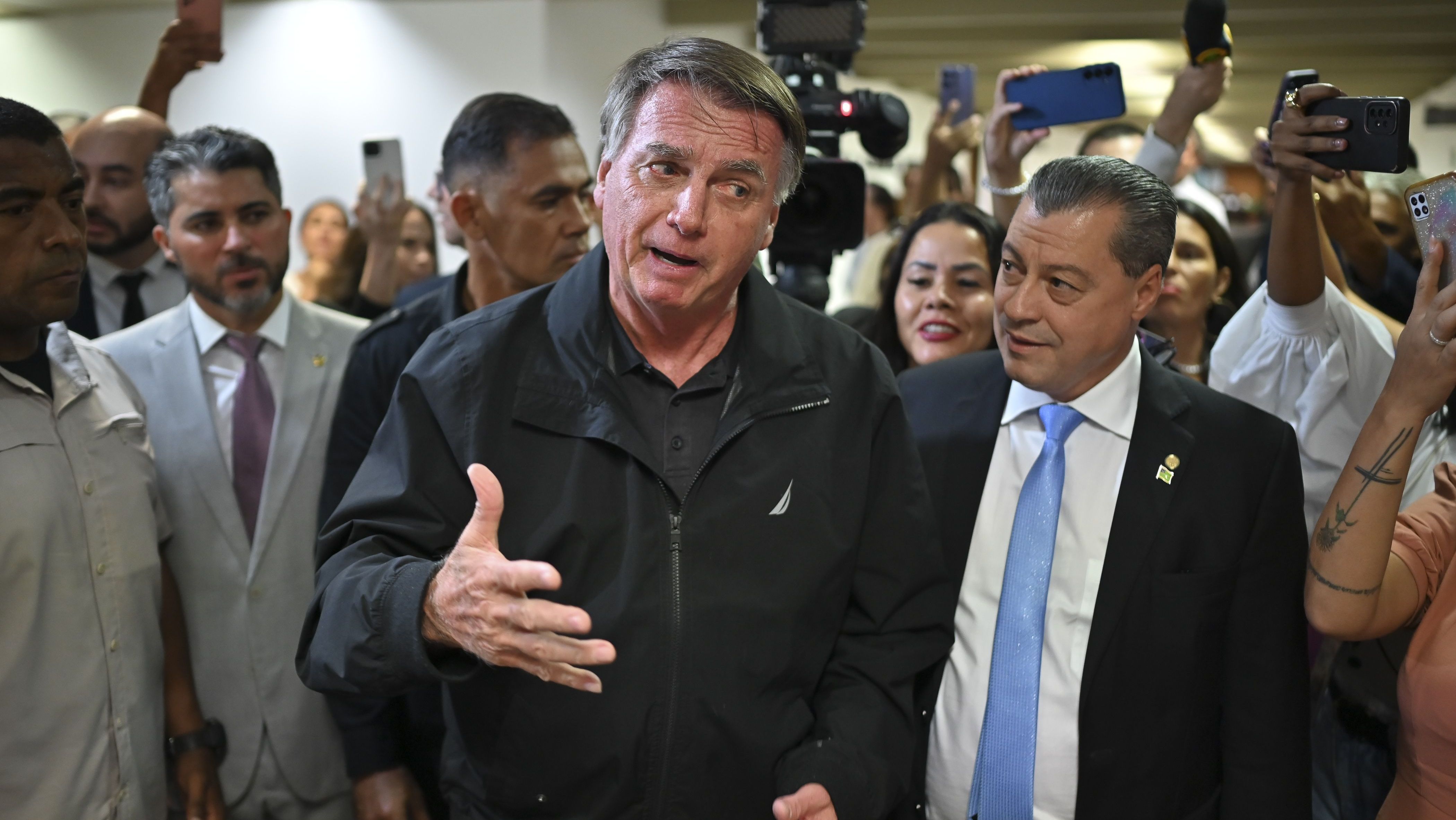 No Senado, Bolsonaro discute estratégias para destravar PL da Anistia ...