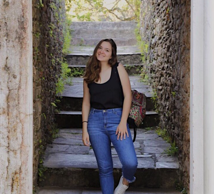 Quem é a jovem que morreu na queda de teto de igreja histórica em ...