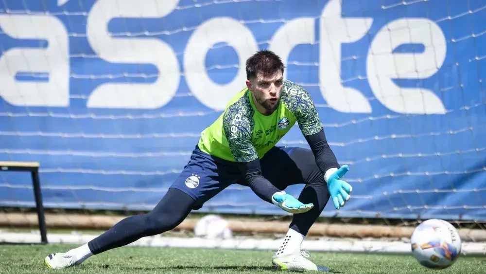 Tiago Volpi se aproxima de novo clube após rescisão com o Grêmio | CNN ...