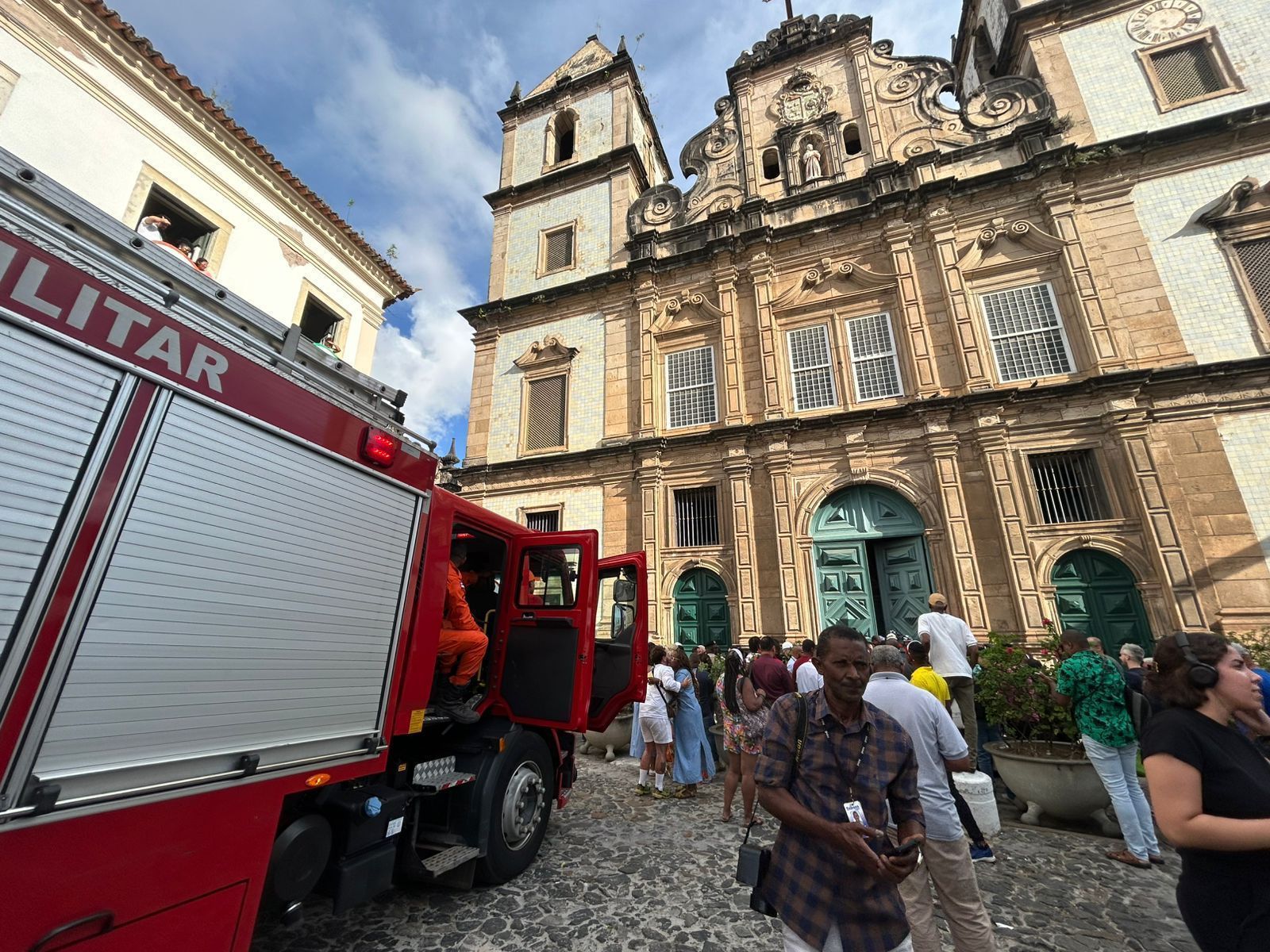 Igreja de Ouro: Polícia vai investigar desabamento que matou turista ...