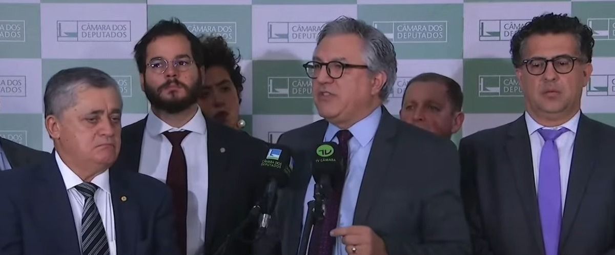 Padilha entrega nova lista de prioridades do governo à Câmara | CNN Brasil