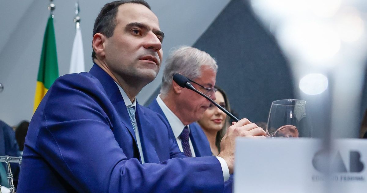 Beto Simonetti é reeleito presidente da OAB por unanimidade | CNN Brasil