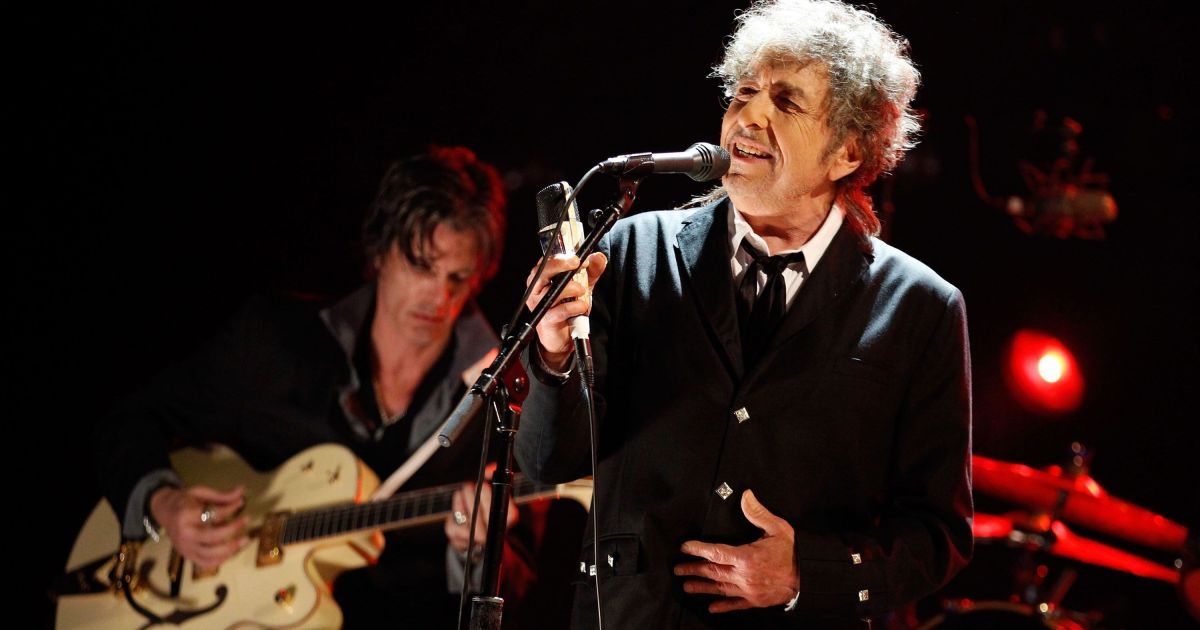 Aos 85, Bob Dylan reflete sobre envelhecimento: "Você fica sem ilusões ...