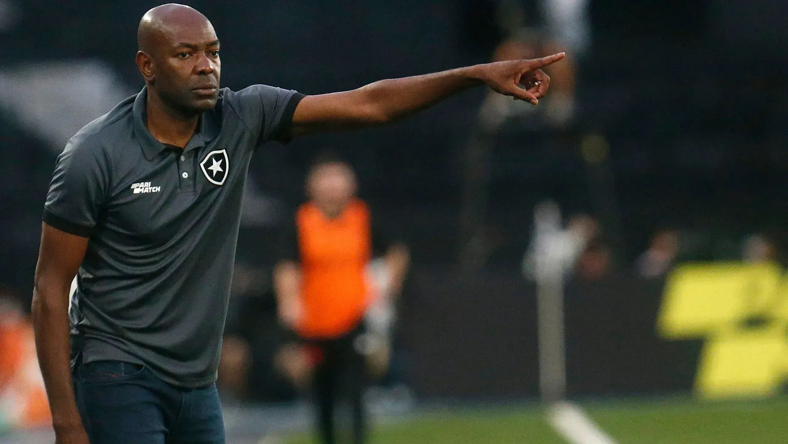 Botafogo anuncia retorno de Cláudio Caçapa após derrota para o Flamengo ...
