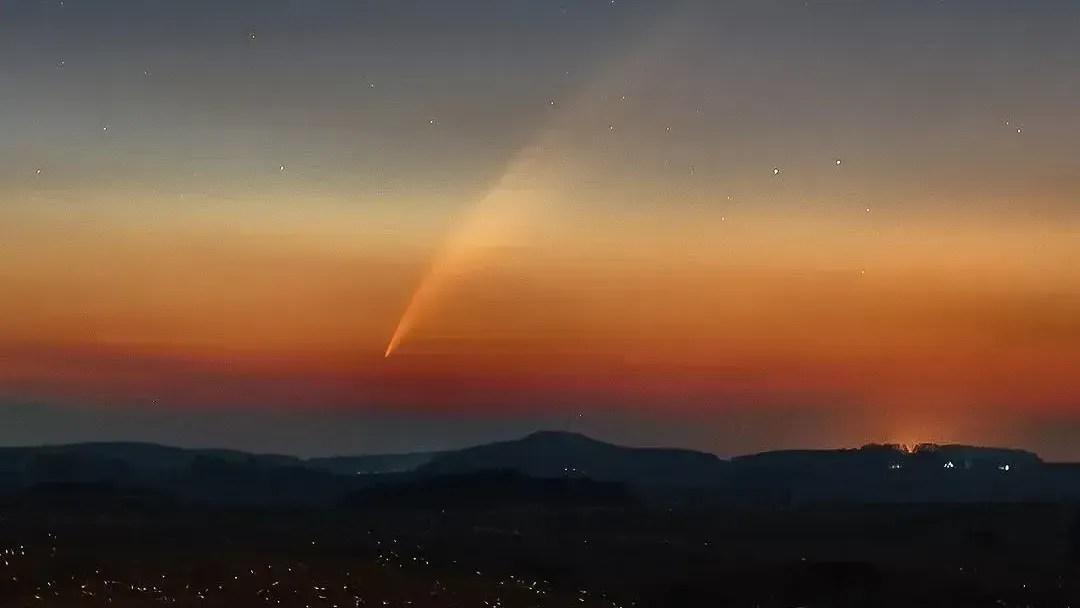 Cometa Atlas é registrado pela Nasa cruzando o céu; veja vídeo | CNN Brasil