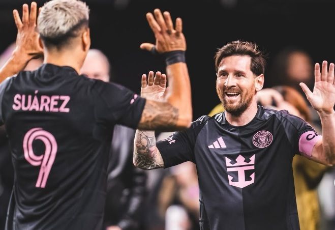 Messi presenteia Milei com camisa do Inter Miami; veja | CNN Brasil