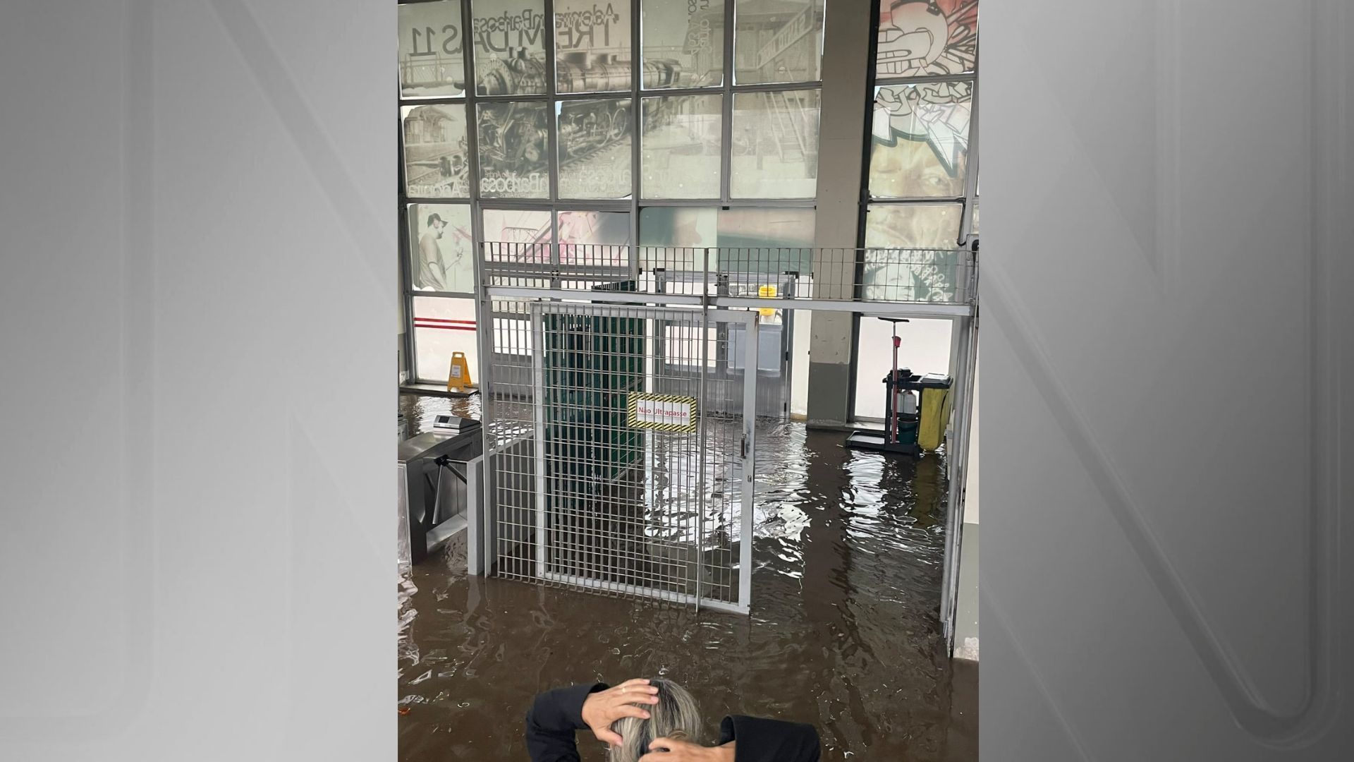 Chuva forte com granizo atinge São Paulo e ABC; estação de trem alaga ...