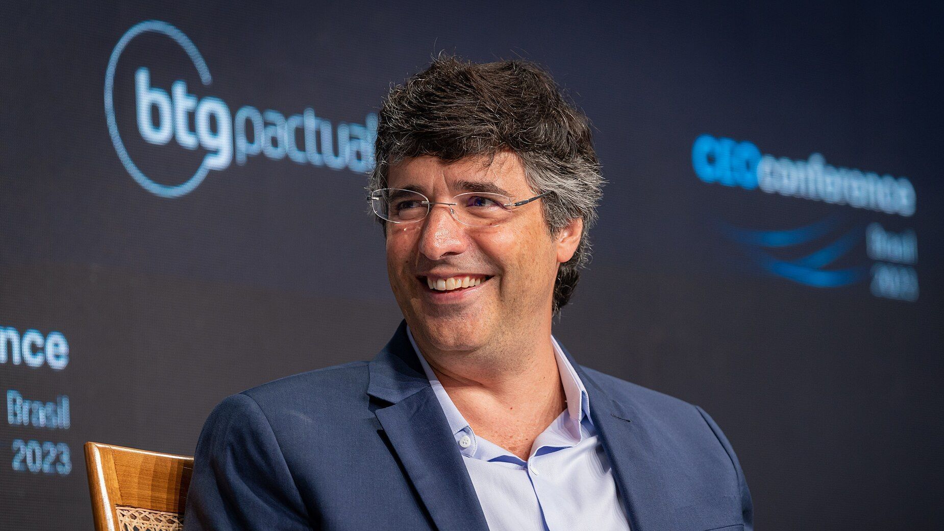 Taxa de juros pode começar a cair em dezembro ou janeiro, diz André ...