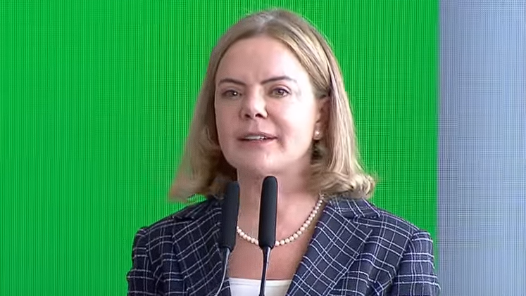 Na posse, Gleisi promete ajudar Haddad na consolidação de pautas ...