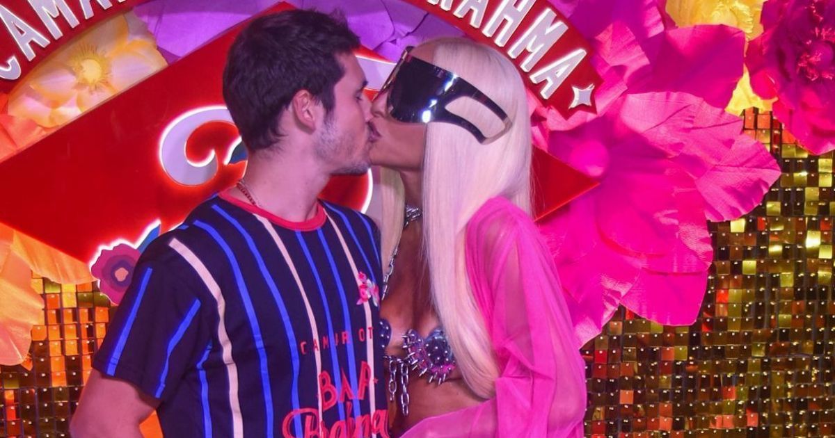 Sabrina Sato e Nicolas Prattes curtem Carnaval em clima de romance ...