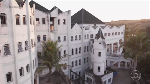 Veja como está o castelo abandonado do cantor José Rico 10 anos após ...