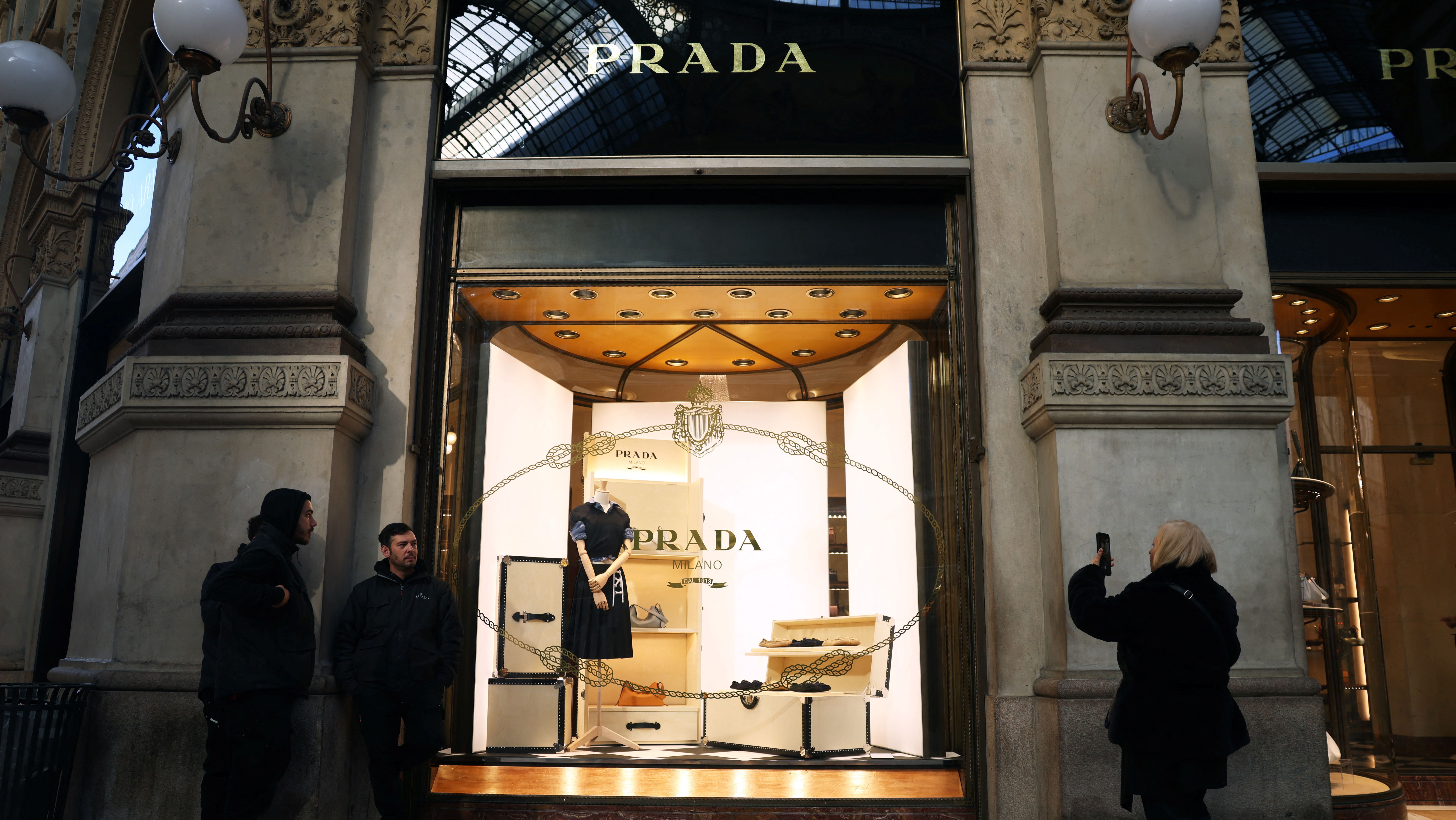 CEO da marca Prada, Gianfranco D'Attis, deixará o cargo | CNN Brasil