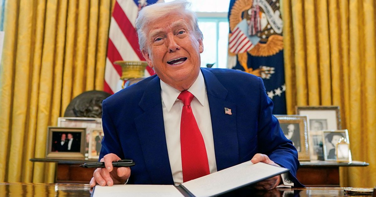 Bezos "fez a coisa certa", diz Trump após Amazon negar listar tarifas ...