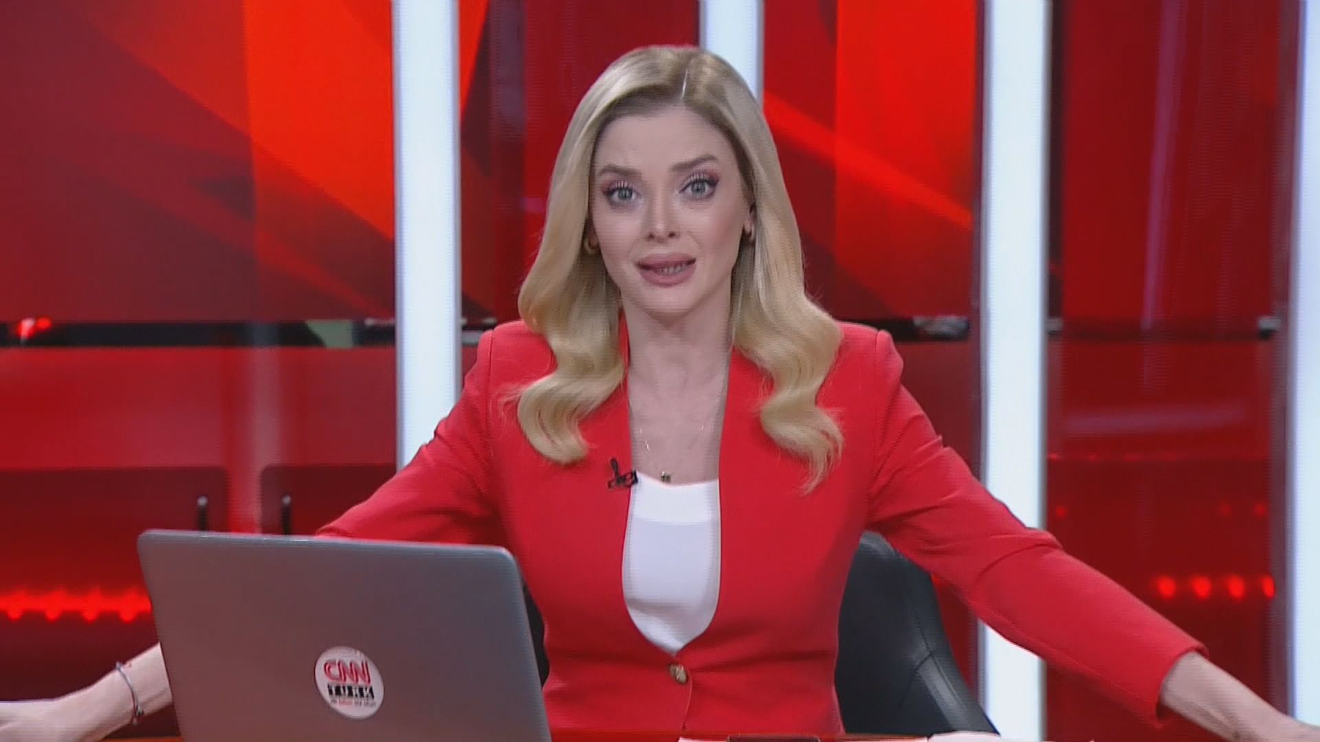 Âncora da CNN sente forte terremoto ao vivo na Turquia; veja vídeo ...