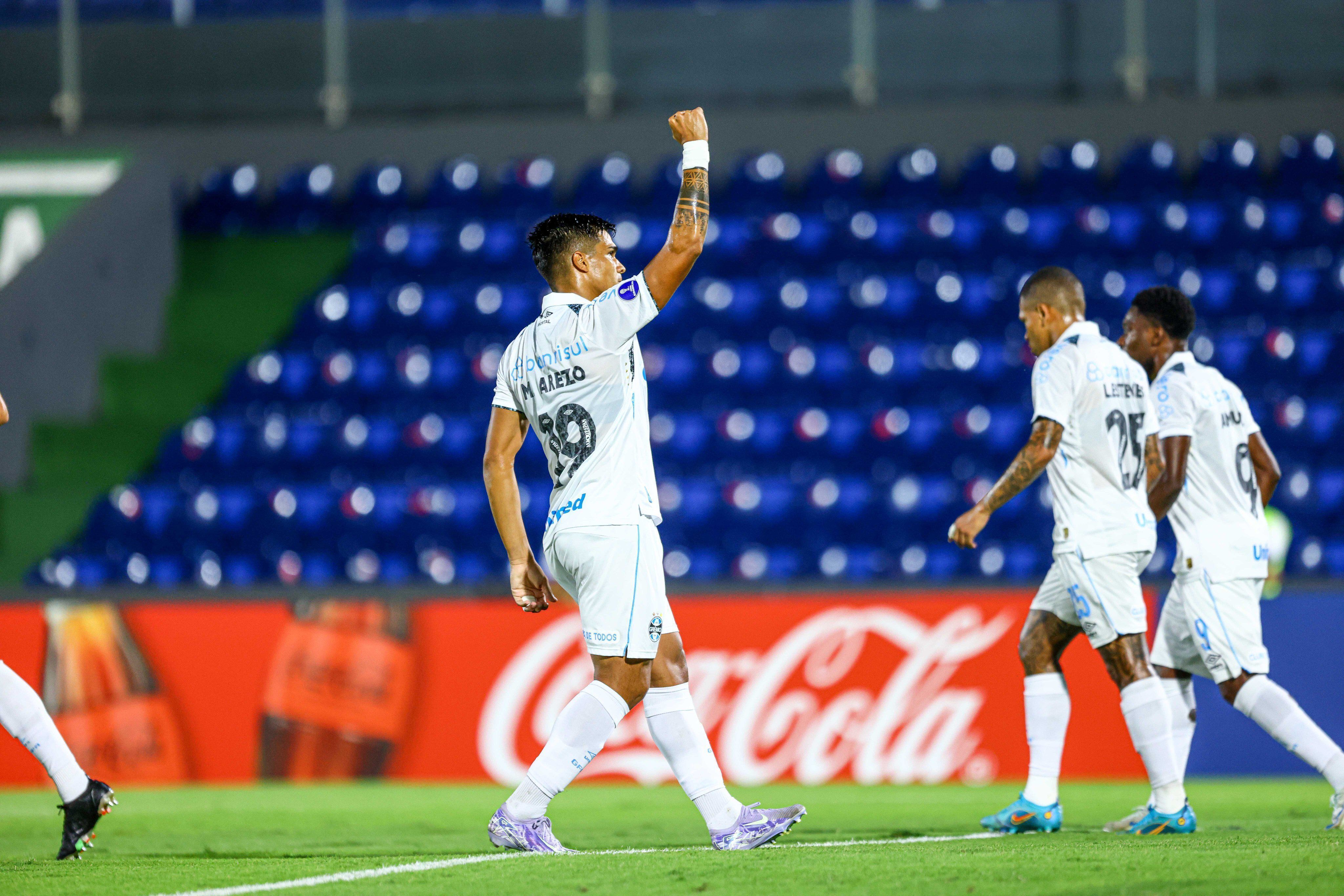 Braithwaite volta, decide e Grêmio vence Sportivo Luqueño na Sul ...