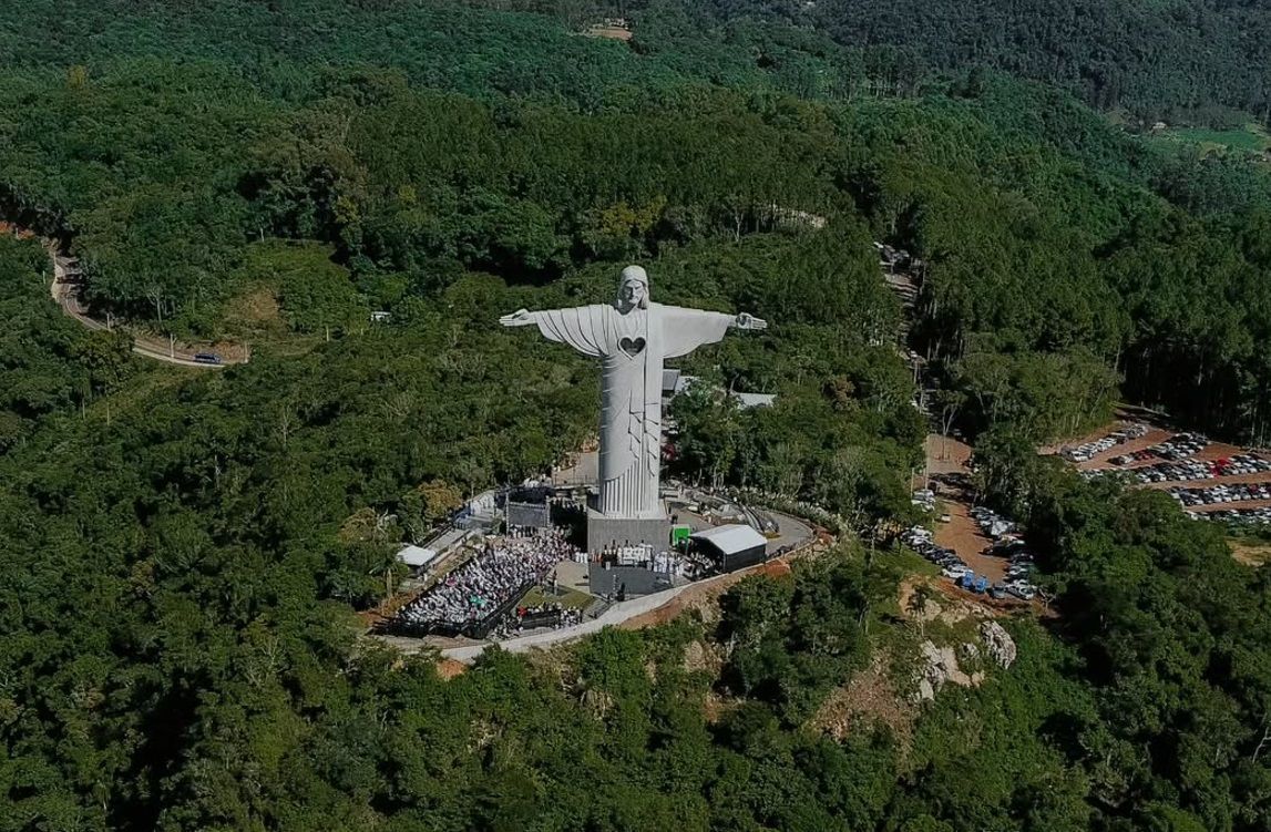 Maior Cristo do Brasil é inaugurado em Encantado (RS) | CNN Brasil