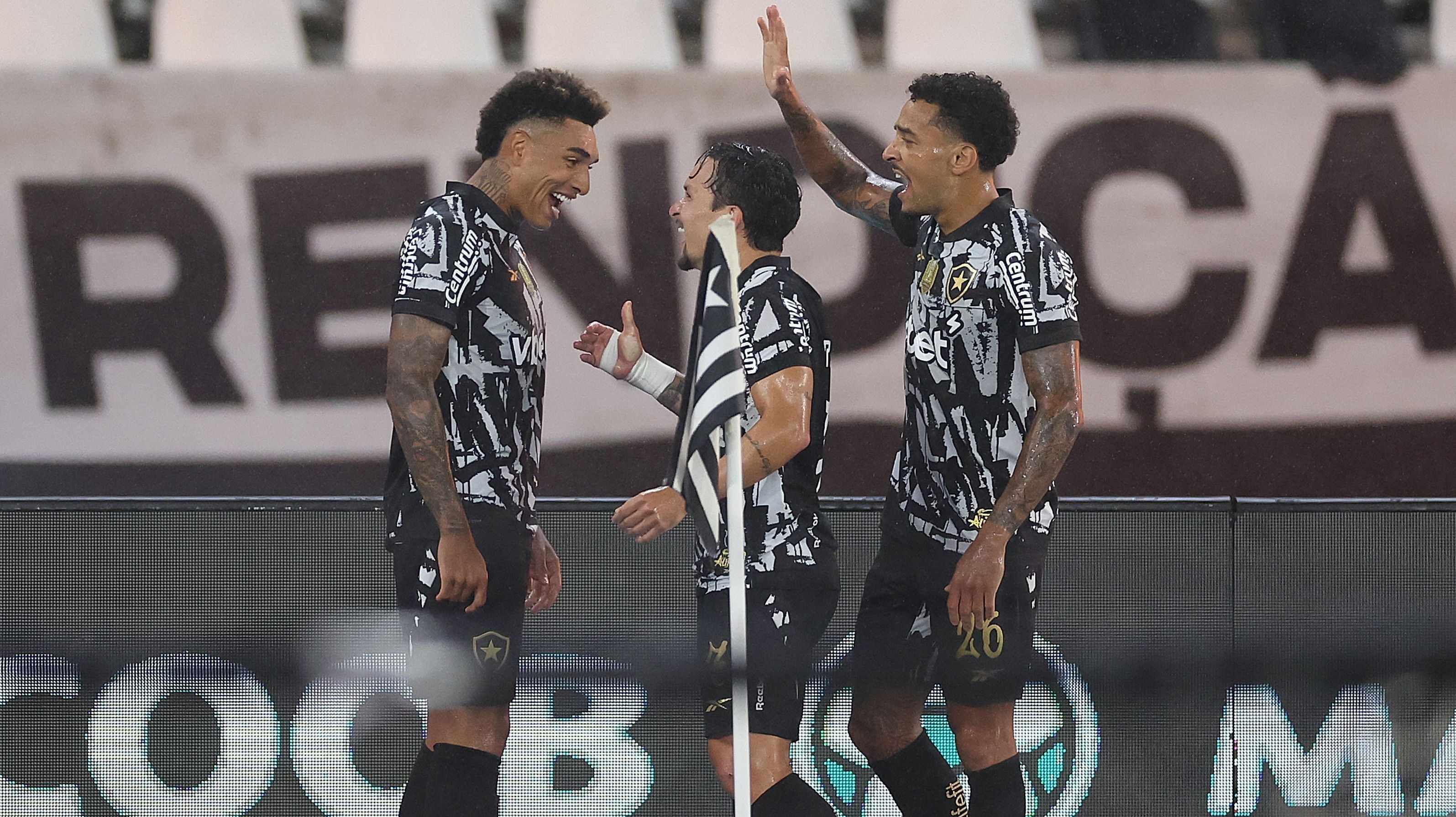 Botafogo domina Juventude e conquista primeira vitória no Brasileirão | CNN Brasil