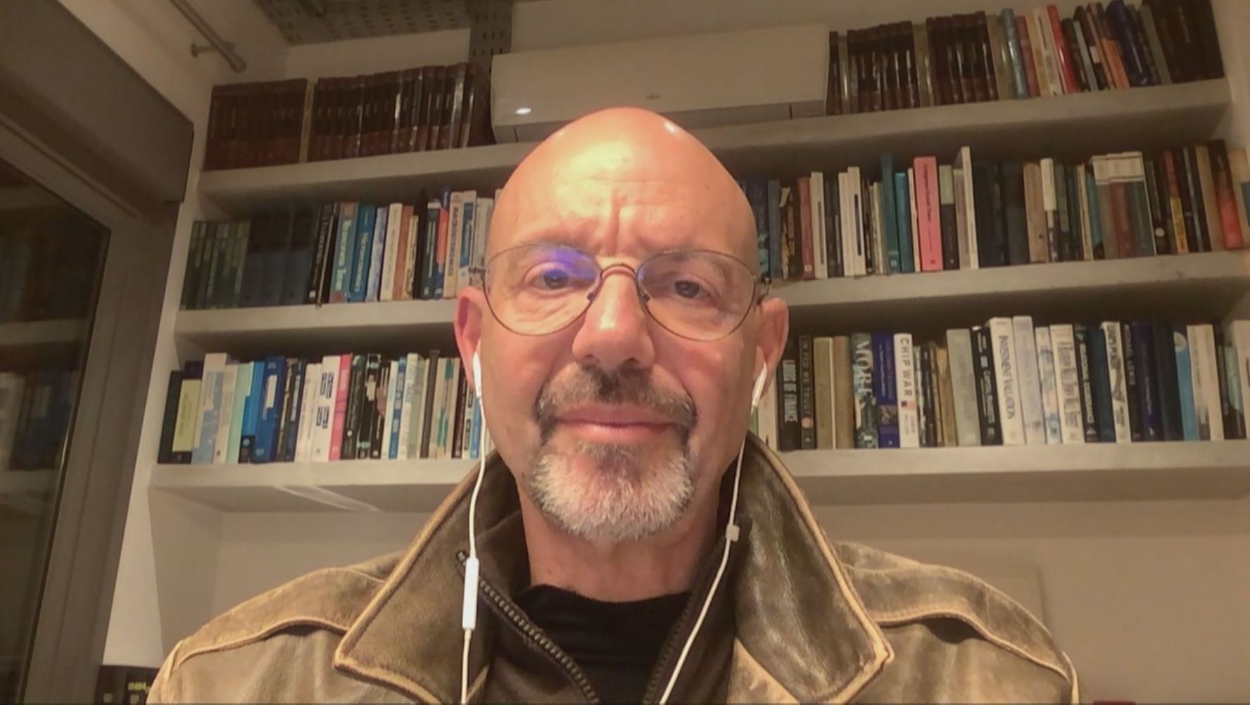 Alta do IOF "é coisa de um amadorismo assustador", diz Schwartsman à CNN | CNN Brasil