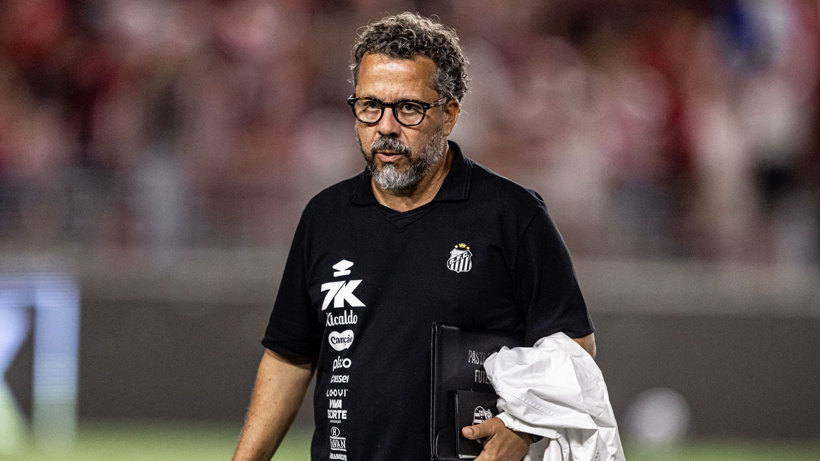 Cléber Xavier se manifesta pela primeira vez após saída do Santos ...