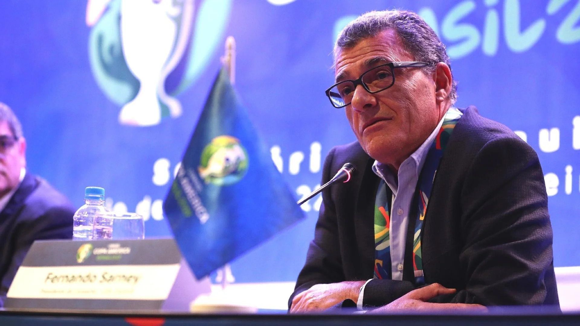 Fernando Sarney toma posse e decreta urgência por eleição na CBF | CNN ...