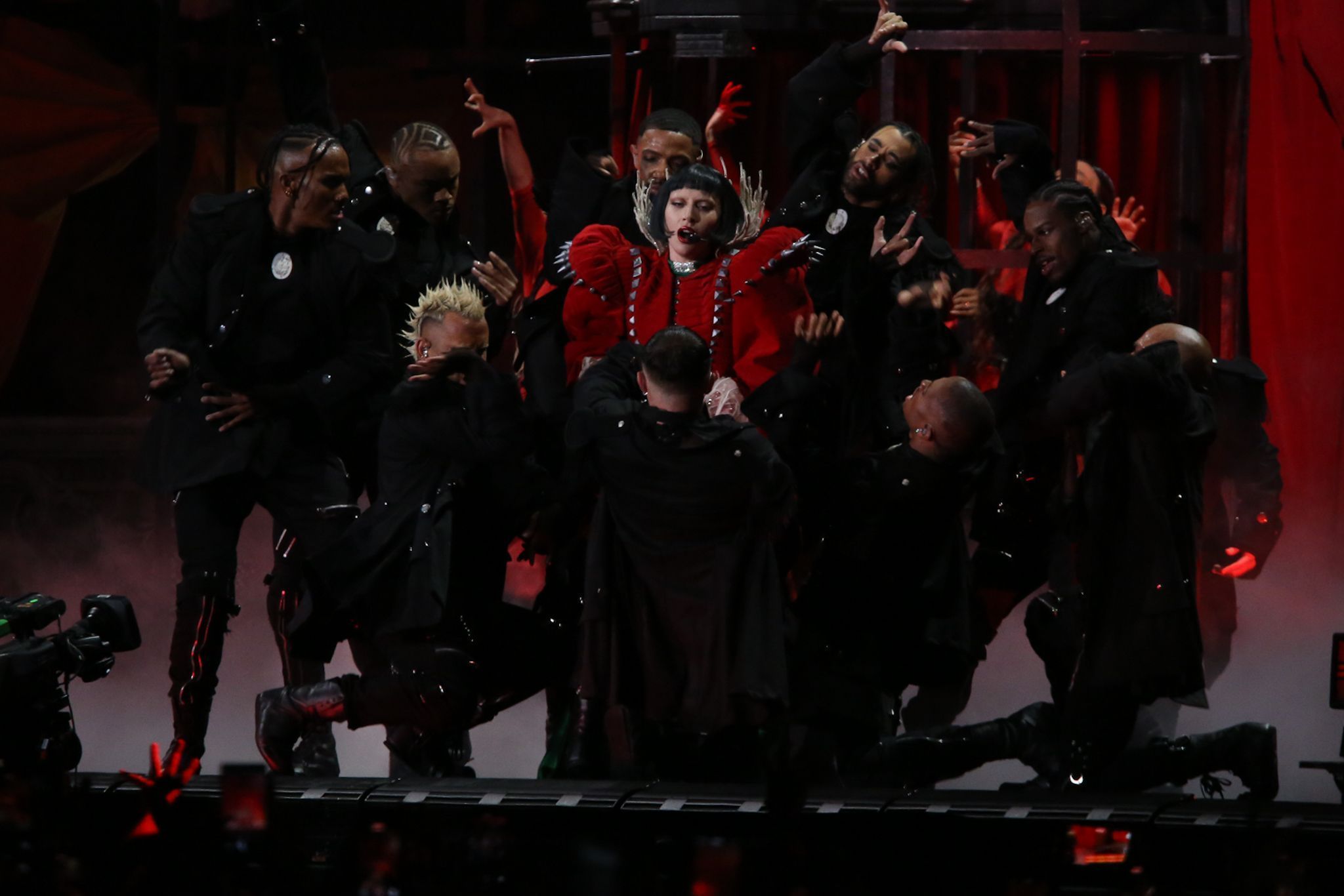 Show de Lady Gaga em Copacabana será reprisado na TV; veja como ...