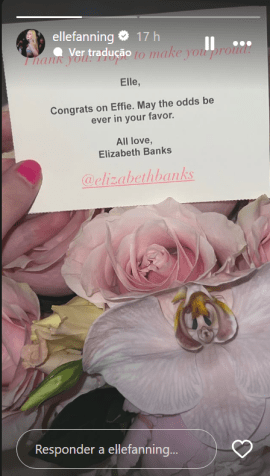 Elle Fanning ganha flores de Elizabeth Banks após entrar em "Jogos ...