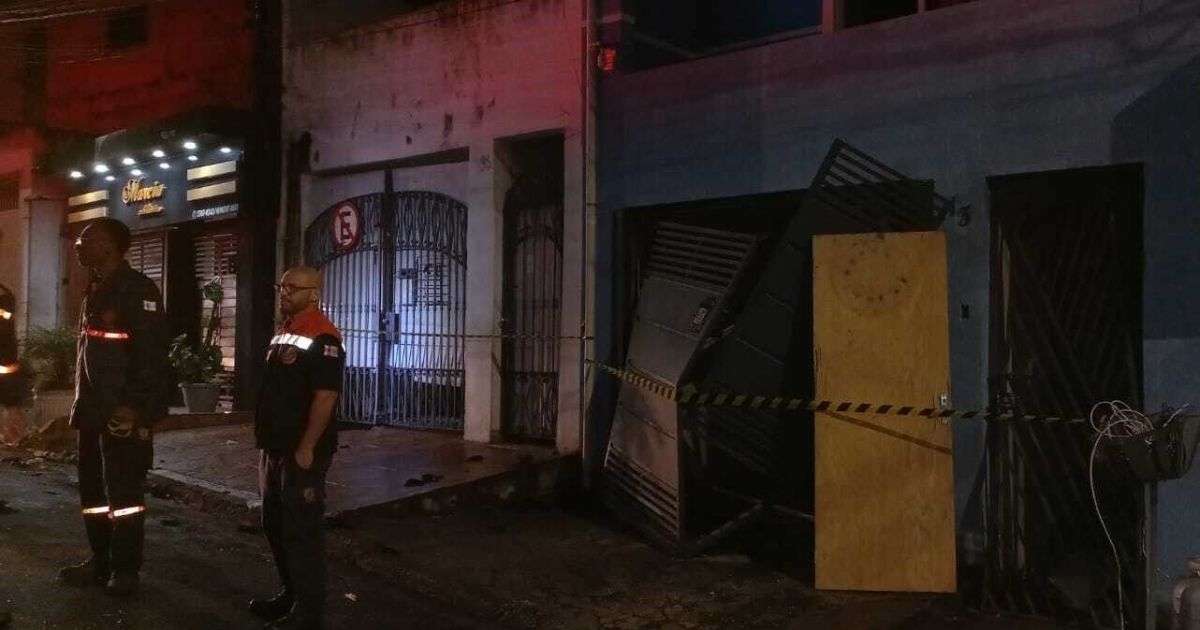 Vídeo: casa explode em SP; três pessoas ficaram feridas | CNN Brasil